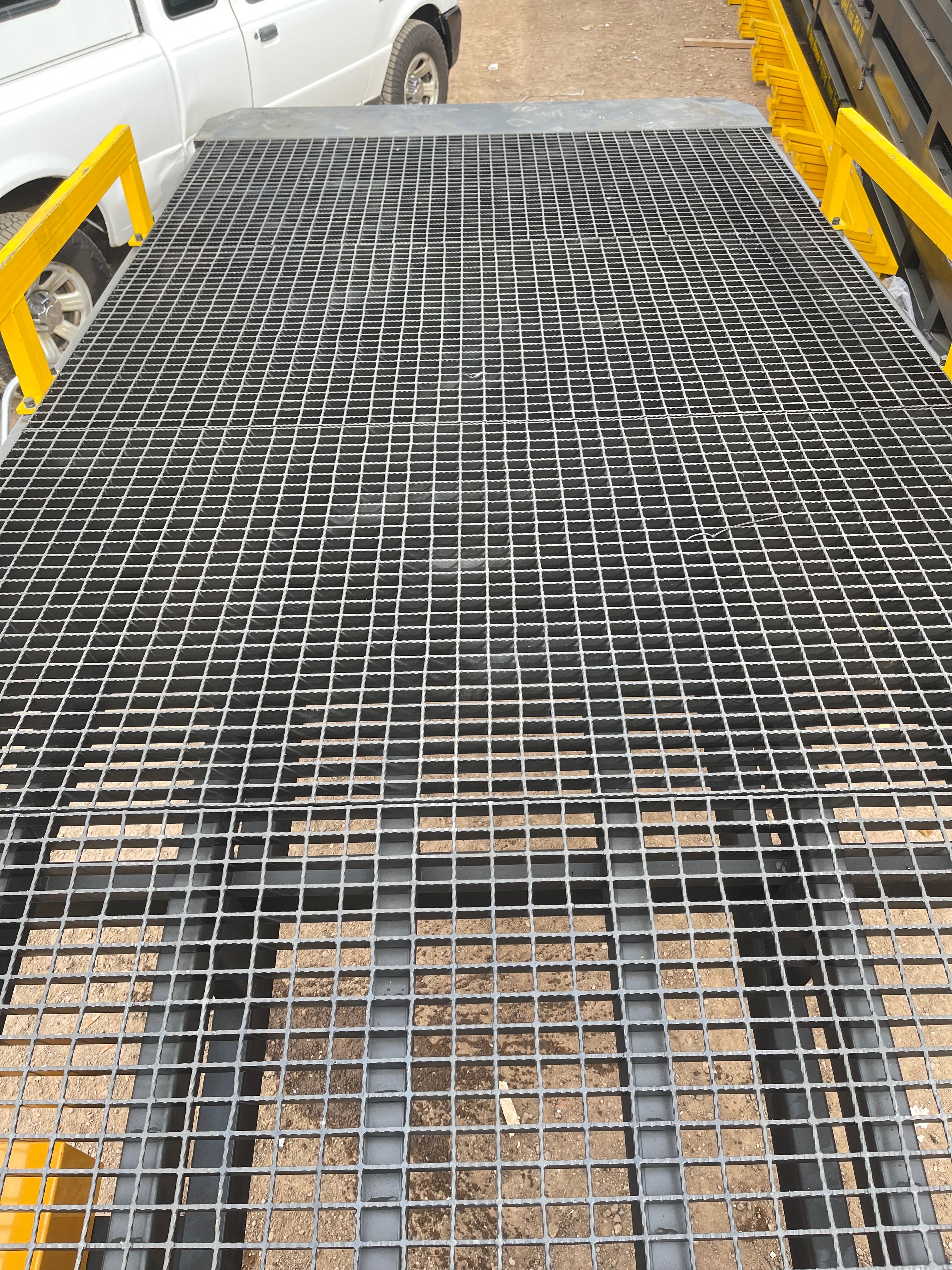 Portable Yard Ramp – 20,000 lb Forklift Loading Dock-Trilar Industrial